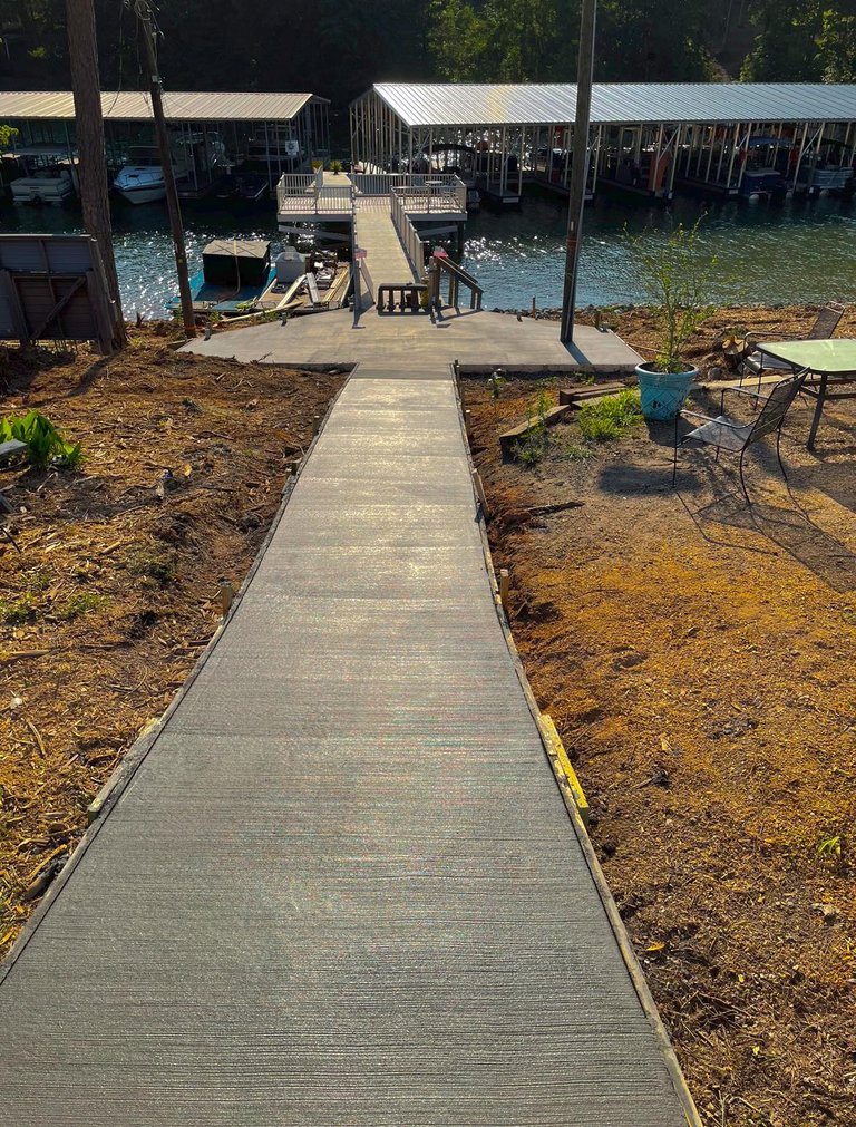 www.concretebrosllc.com